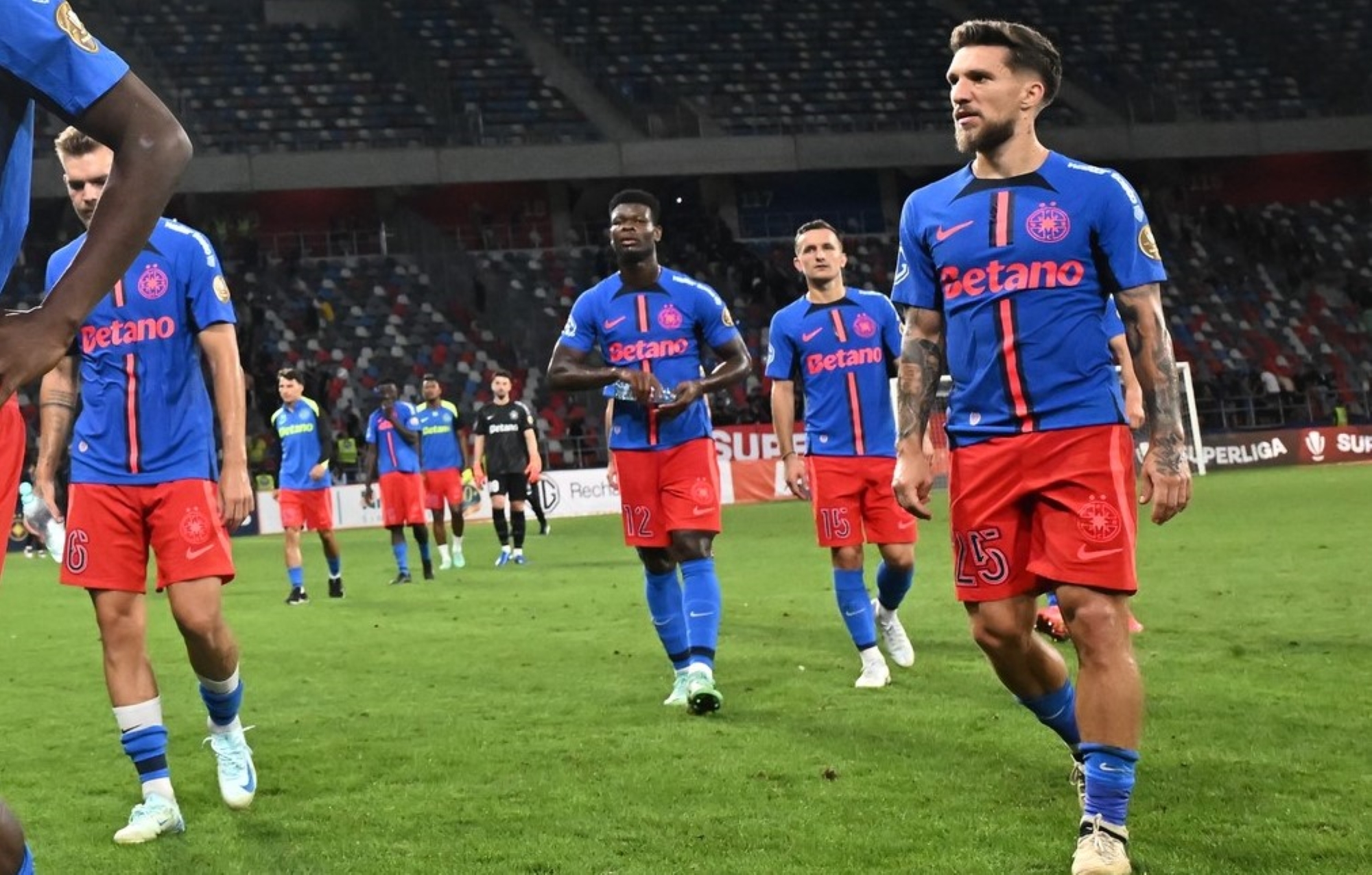 Acord între Gloria Buzău și FCSB! Doi jucători din curtea lui Gigi ...