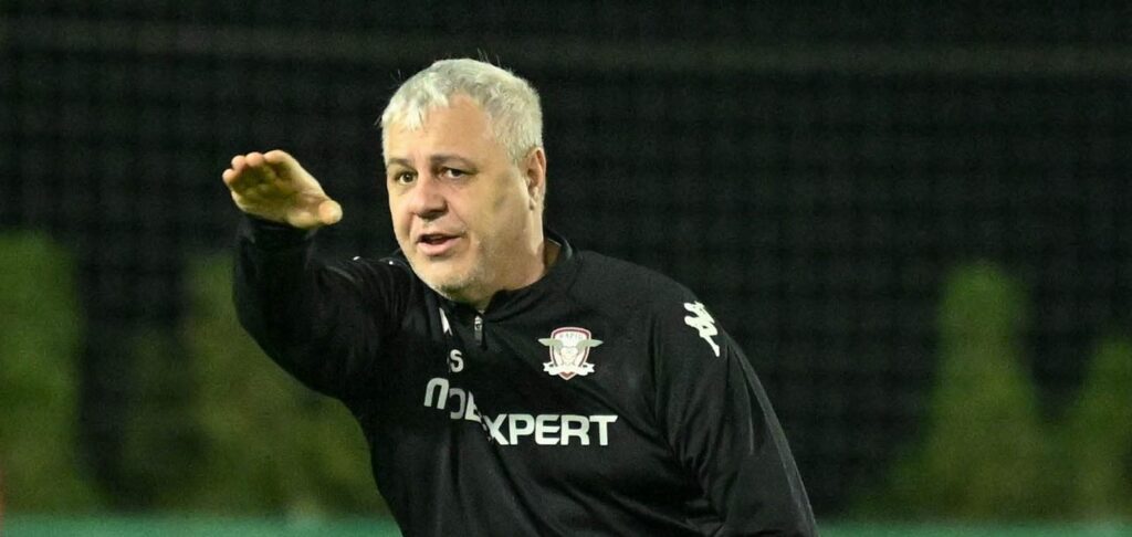 Rapid se desparte de un jucător pentru că Marius Șumudică nu îi găsește ...